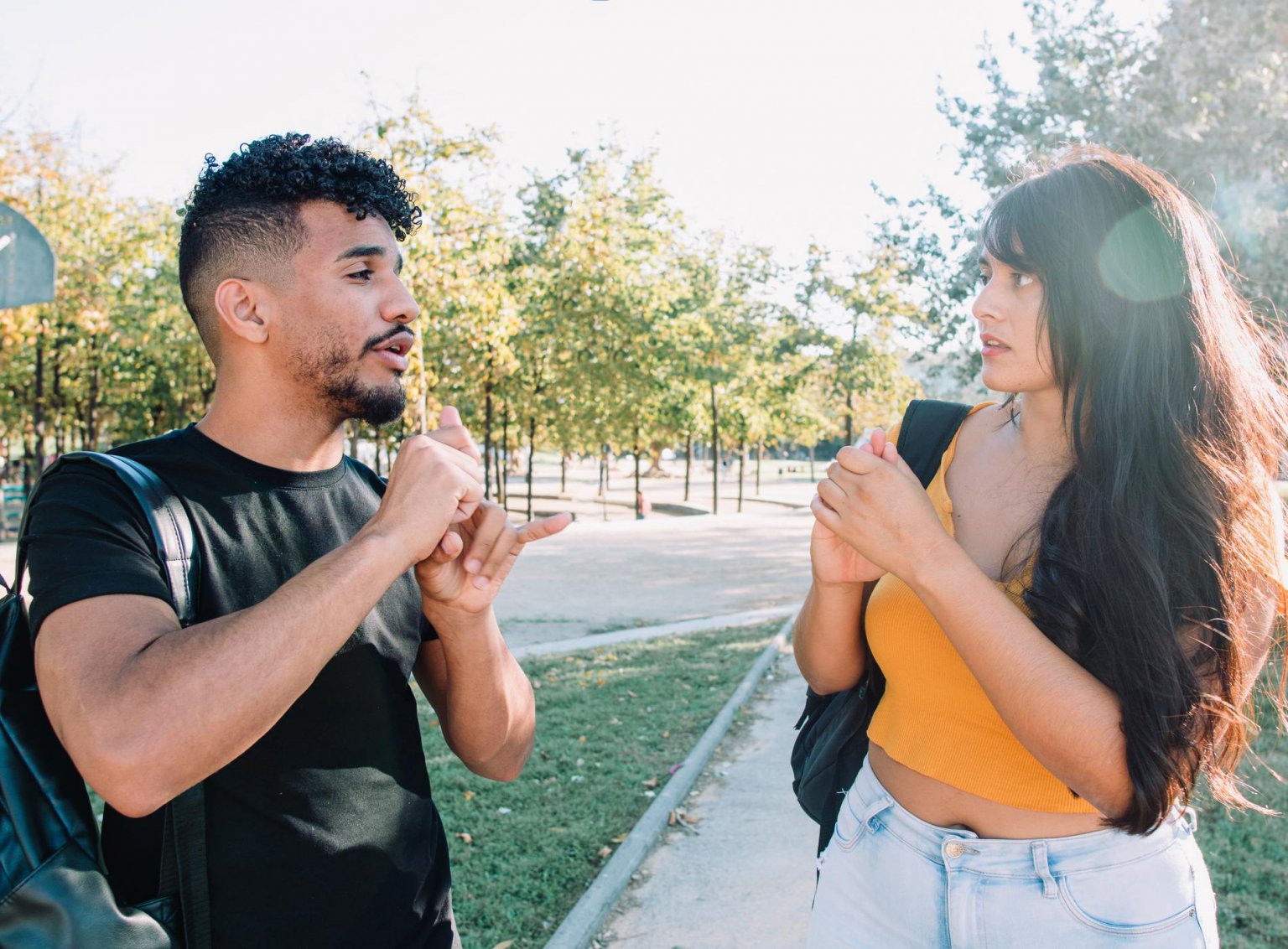 手指は静謐に熱く物語る ―日本手話という少数言語― | TRYETING Inc.（トライエッティング）