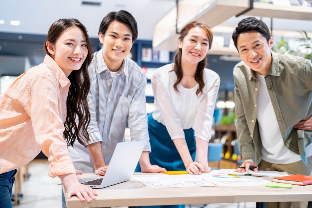 混同しやすいDXとIoTは何が違う？両者の特徴や導入事例も解説 | TRYETING Inc.（トライエッティング）